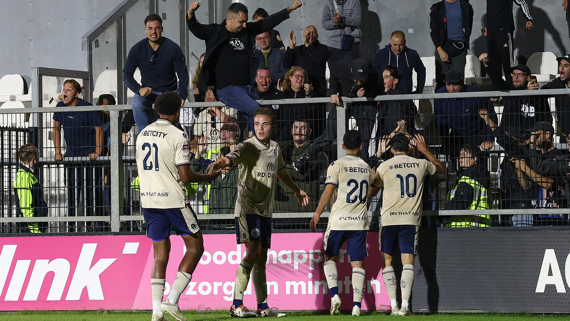 Laat doelpunt beslist wedstrijd in het voordeel van FC Den Bosch – FC ...